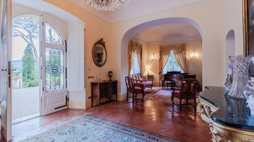 Rocca di Cetona - a Medieval Castle in Siena (7 bedrooms) - Best Price ...