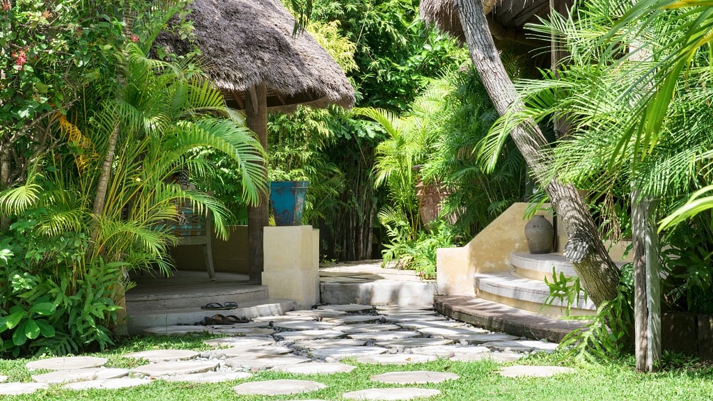 The Round House in Seminyak, Bali (3 bedrooms) - Best Price & Reviews!