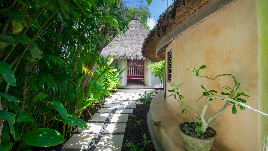 The Round House in Seminyak, Bali (3 bedrooms) - Best Price & Reviews!