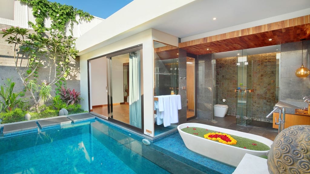 Ayona Villa One in Seminyak, Bali (1 bedrooms) - Best Price & Reviews!