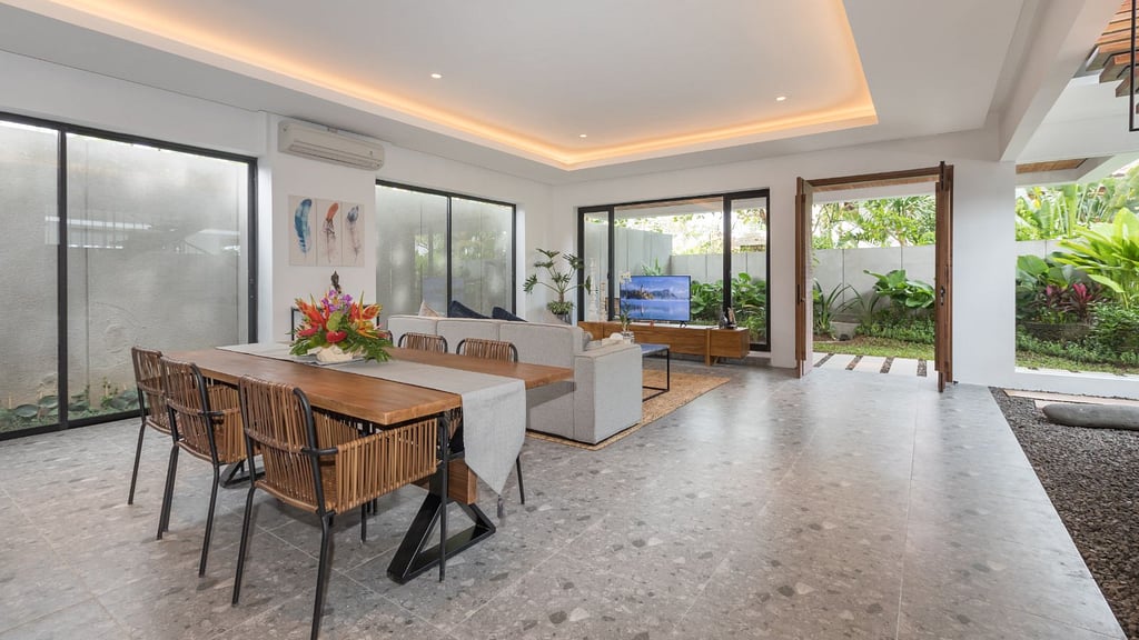 Villa Daun Tiga in Pererenan, Bali (6 bedrooms) - Best Price & Reviews!