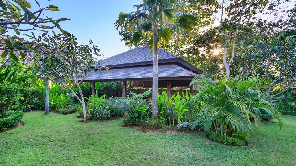 Villa Emile in Bingin, Bali (5 bedrooms) - Best Price & Reviews!