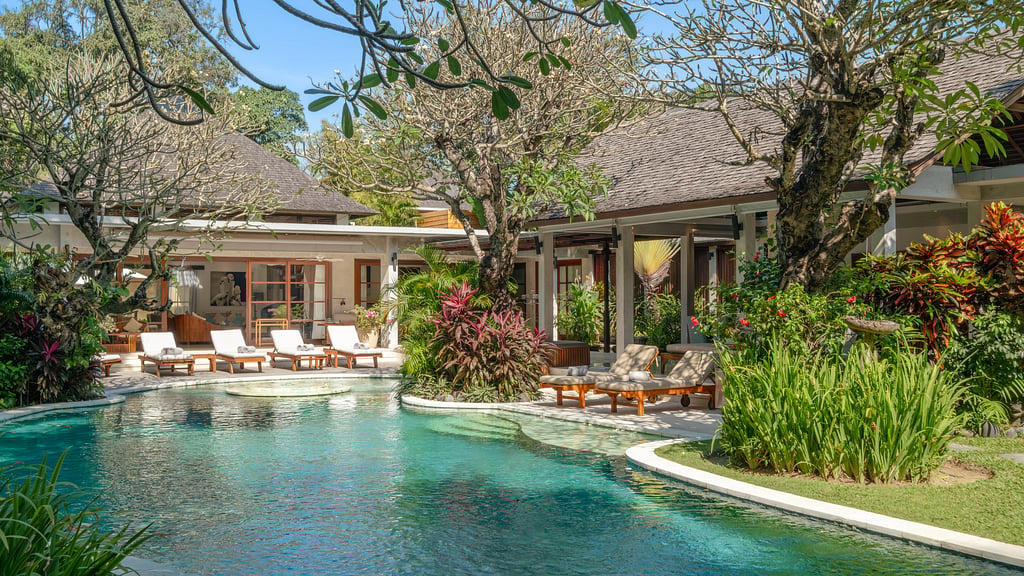 Villa LA LI in Seminyak, Bali - 10 bedrooms - Best Price Guarantee