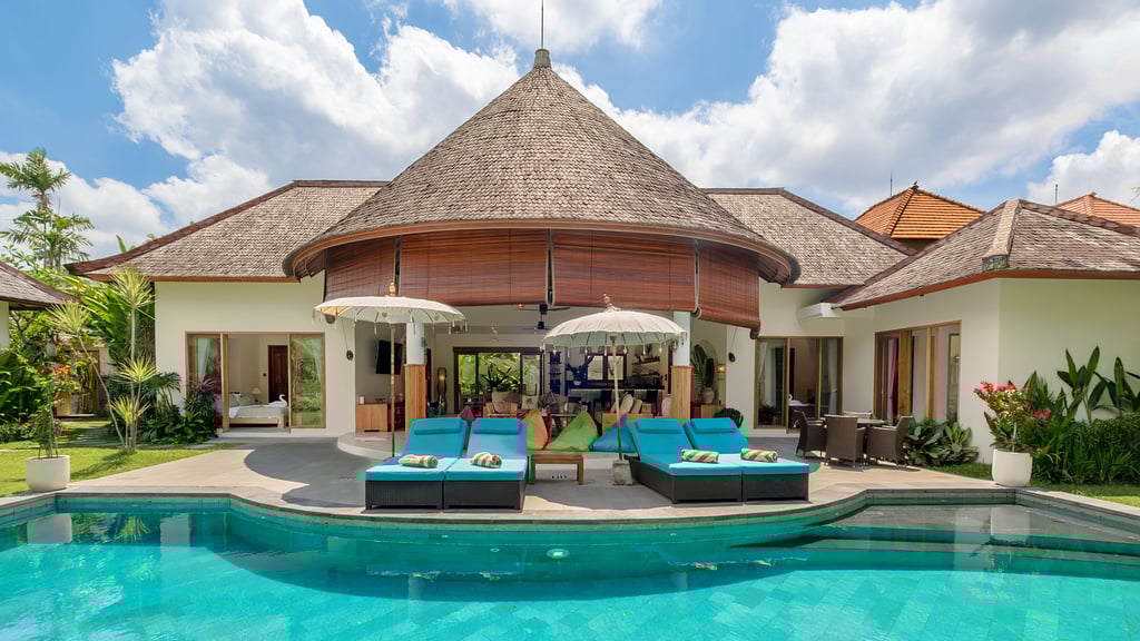 Villa Lea Estate in Kerobokan, Bali - 7 bedrooms - Best Price Guarantee
