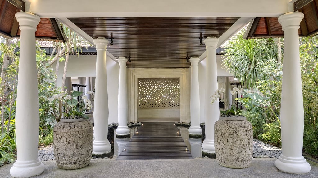 Luxury Bali Estate Villa in Seseh, Bali (7 bedrooms) - Best Price ...