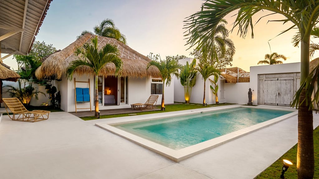 Villa Surga Blue in Seminyak, Bali - 5 bedrooms - Best Price Guarantee