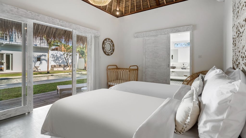 Villa Surga Julie in Seminyak, Bali (5 bedrooms) - Best Price & Reviews!