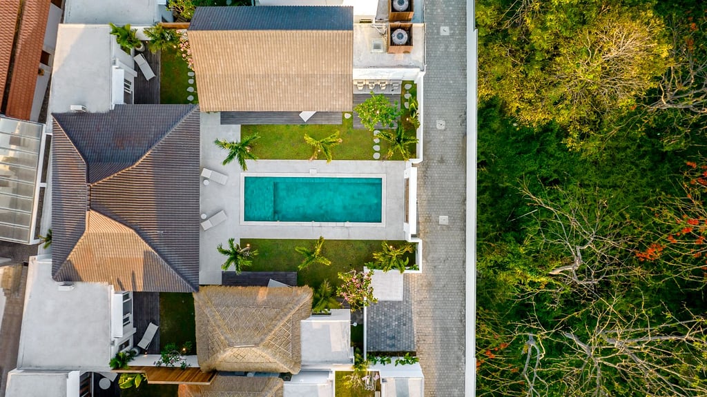 Villa Surga Julie in Seminyak, Bali - 5 bedrooms - Best Price Guarantee