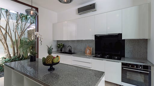 Villa Amara Pradi in Seminyak, Bali (4 bedrooms) - Best Price & Reviews!