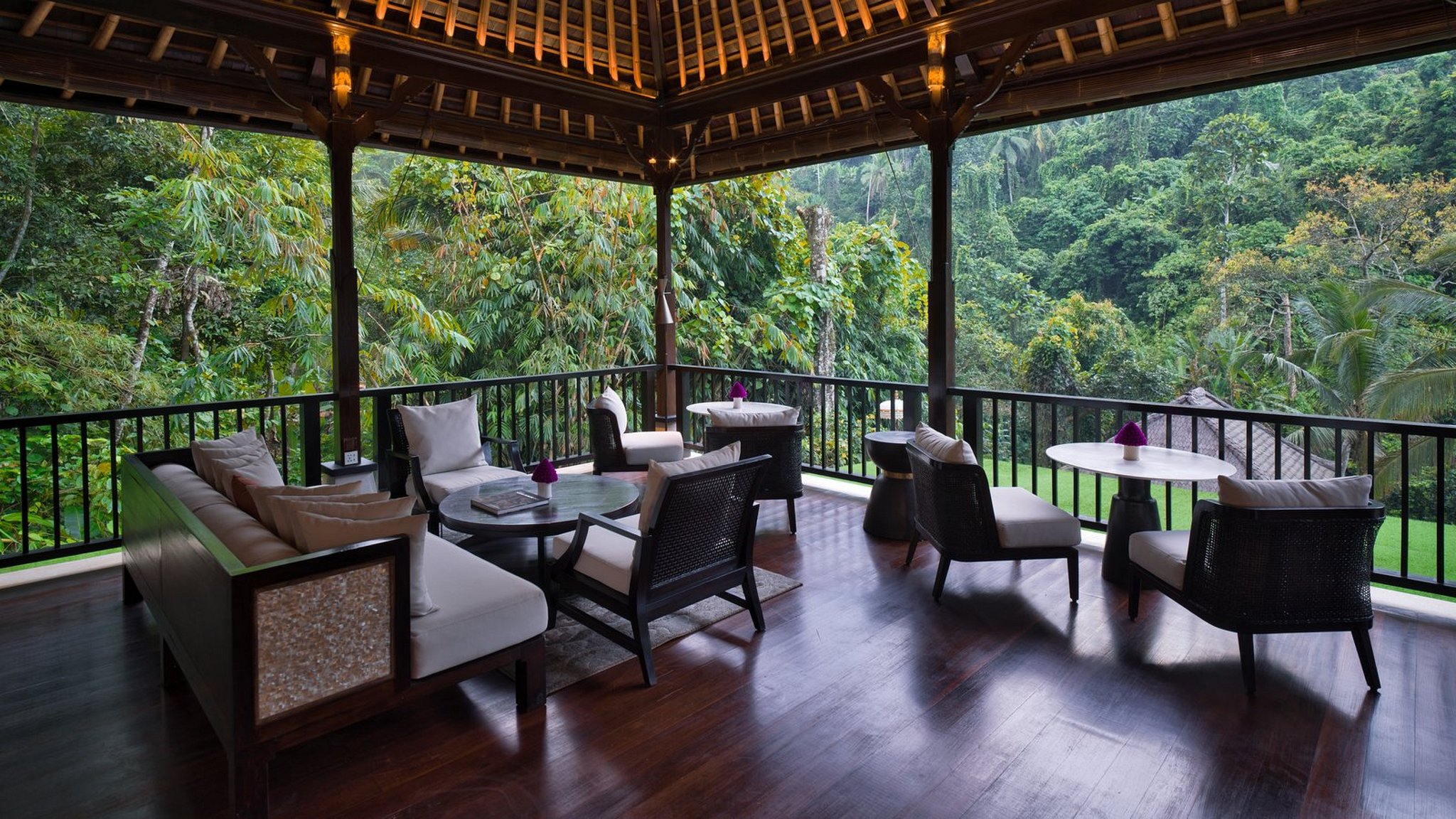 Hidden Palace in Ubud, Bali - 3 bedrooms - We Guarantee the Best Price
