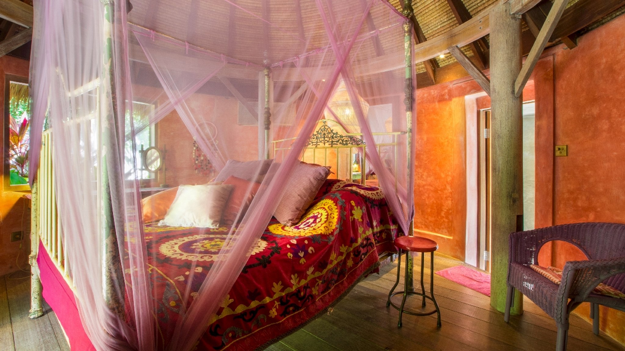 The Round House in Seminyak, Bali (3 bedrooms) - Best Price & Reviews!