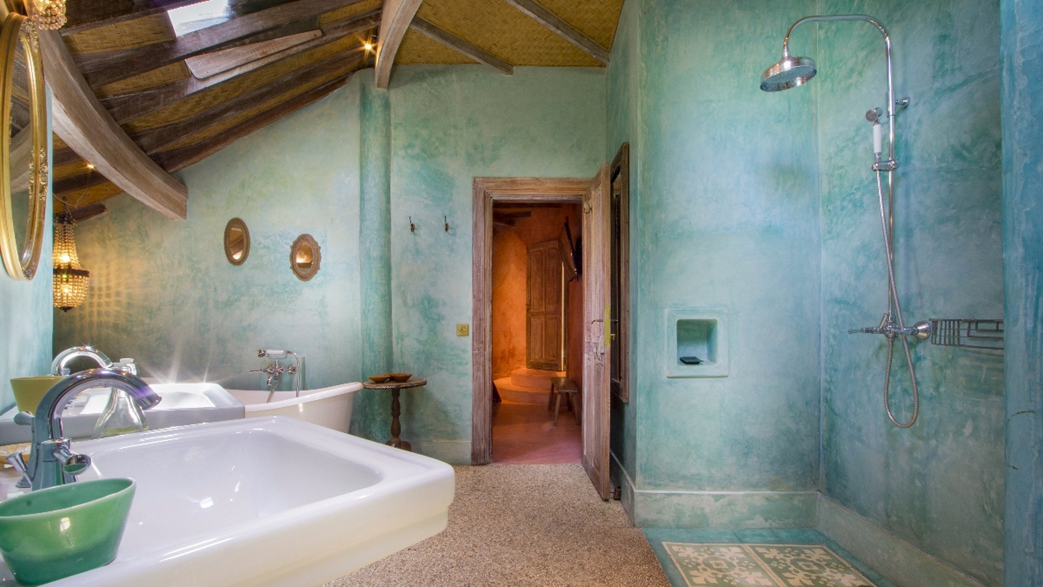 The Round House in Seminyak, Bali (3 bedrooms) - Best Price & Reviews!