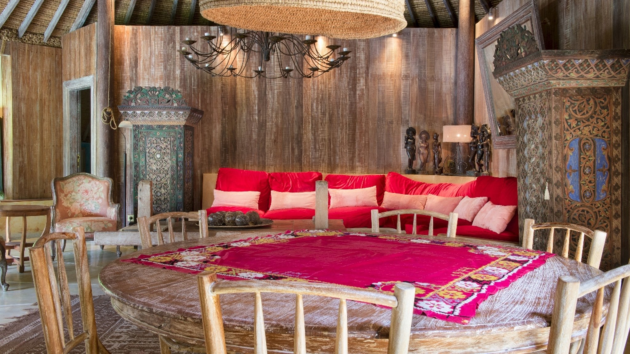 The Round House in Seminyak, Bali (3 bedrooms) - Best Price & Reviews!