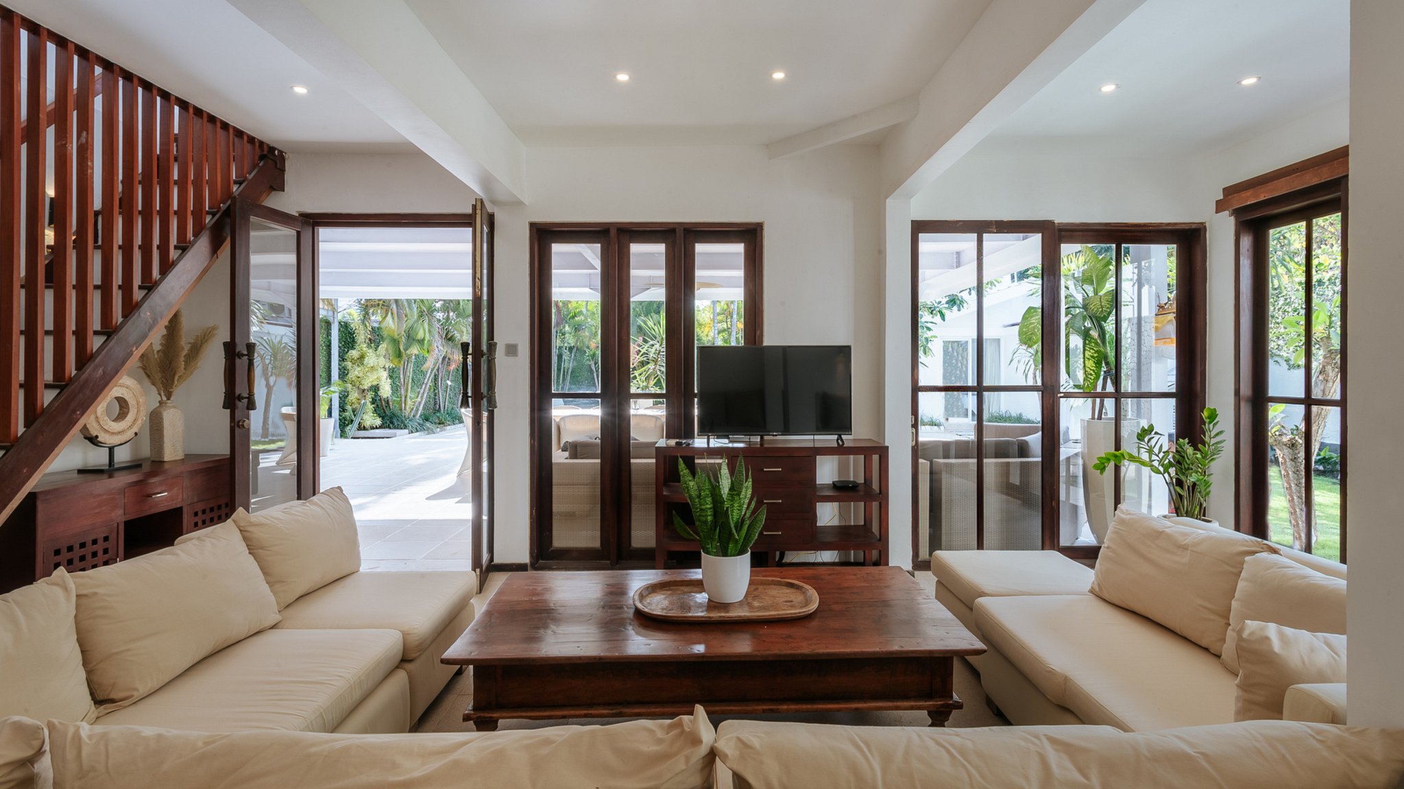 Villa Amaya in Seminyak, Bali (7 bedrooms) - Best Price & Reviews!