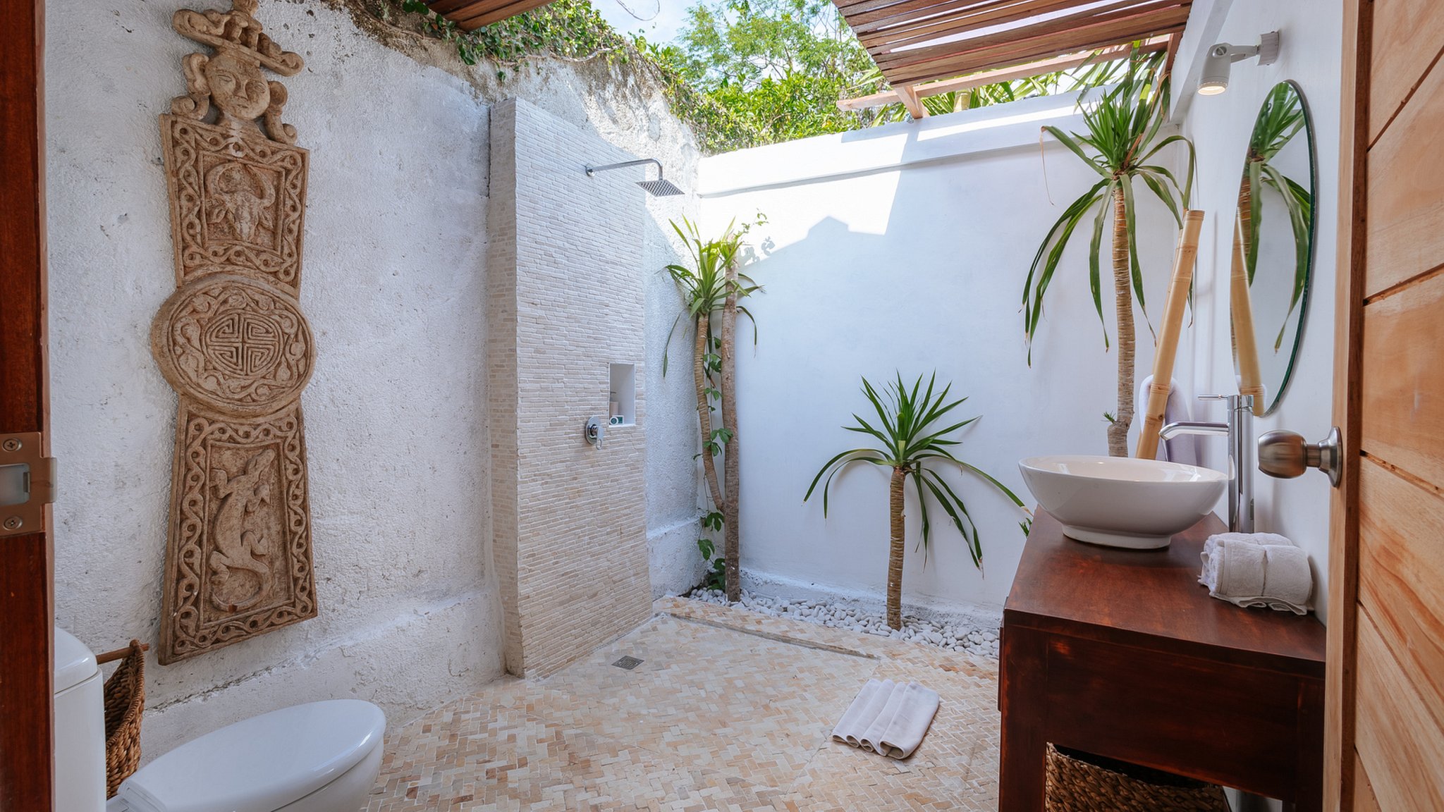 Villa Amaya in Seminyak, Bali (7 bedrooms) - Best Price & Reviews!