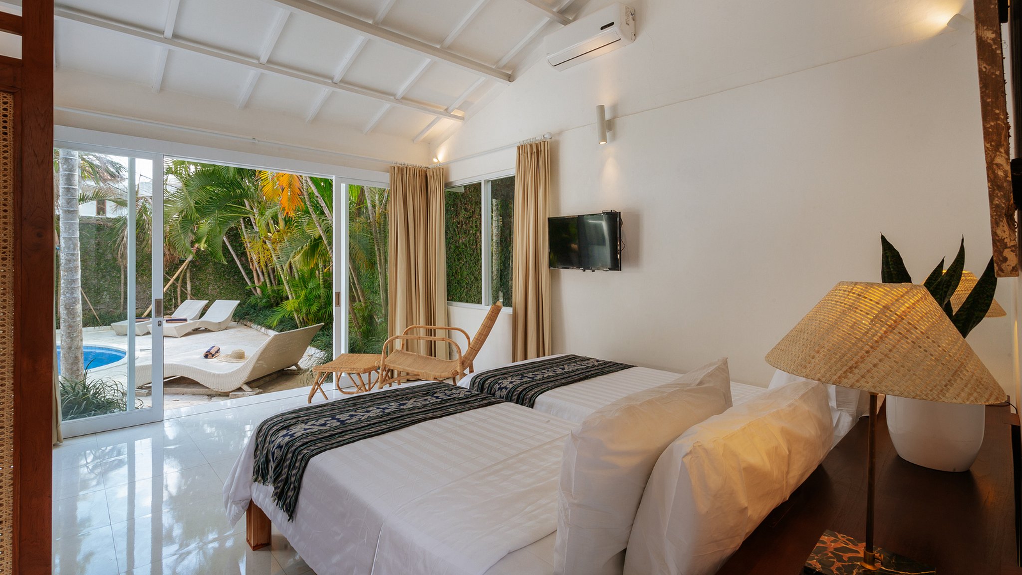 Villa Amaya in Seminyak, Bali (7 bedrooms) - Best Price & Reviews!