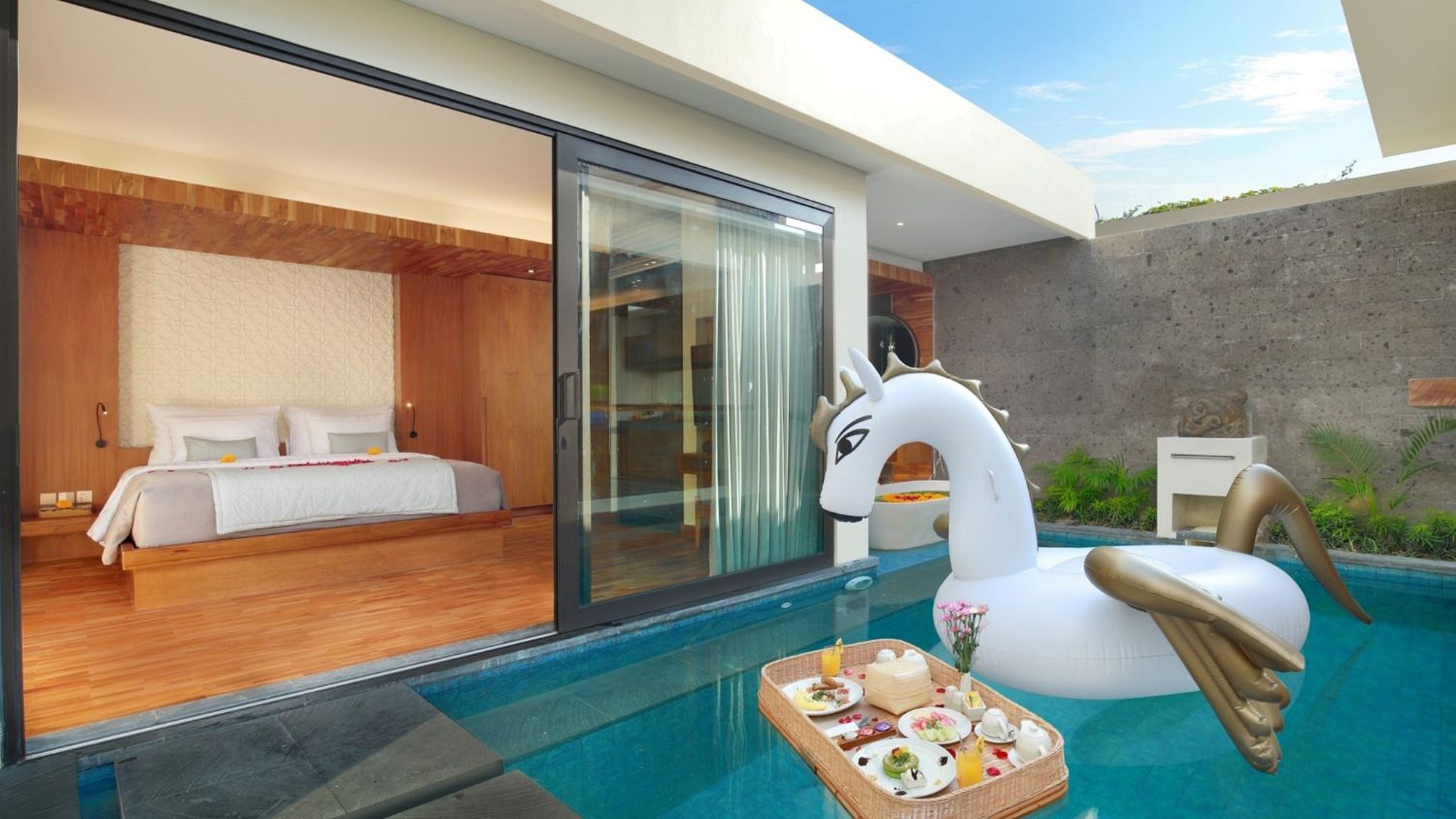 Ayona Villa One in Seminyak, Bali (1 bedrooms) - Best Price & Reviews!