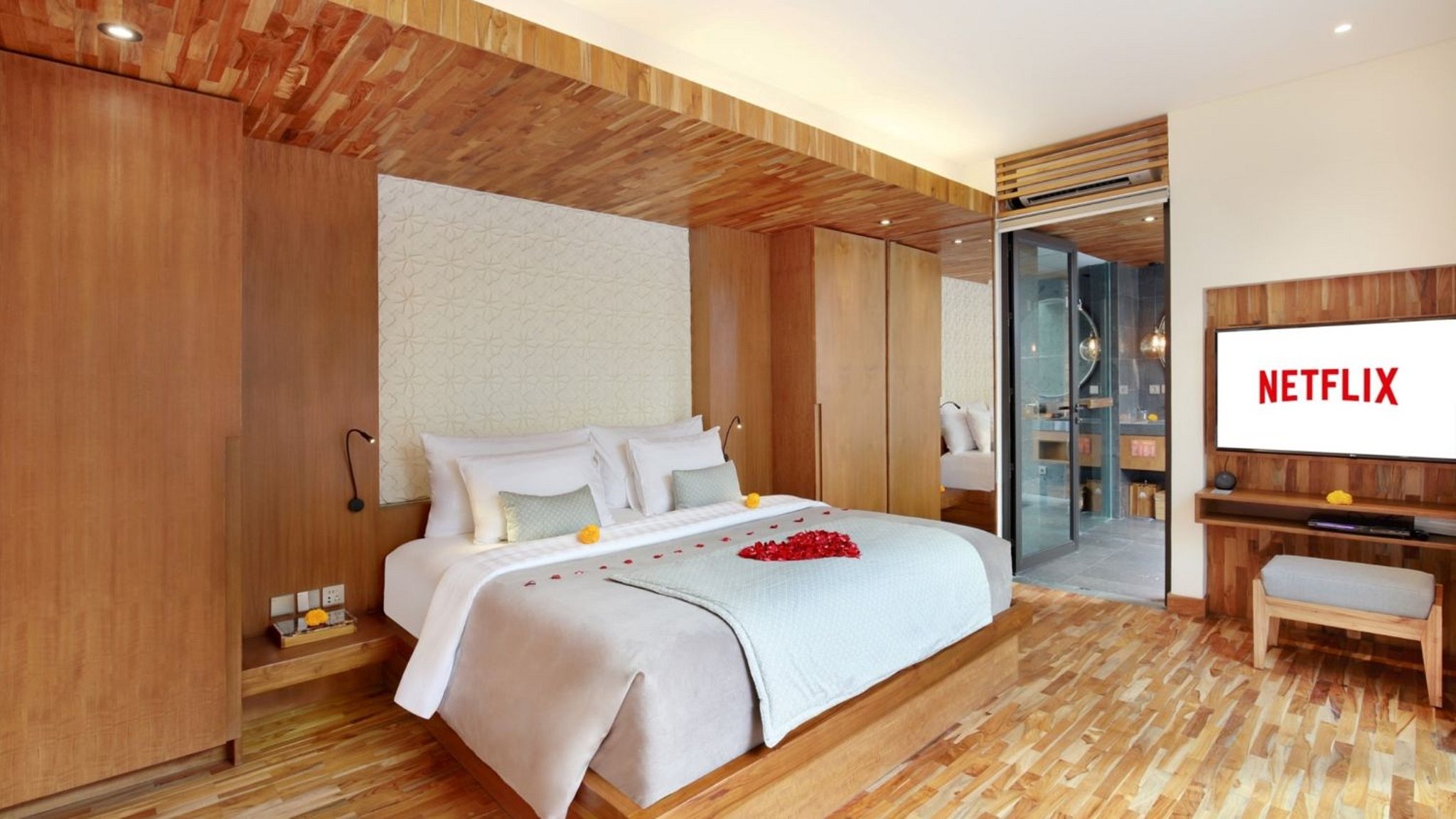 Ayona Villa One in Seminyak, Bali (1 bedrooms) - Best Price & Reviews!