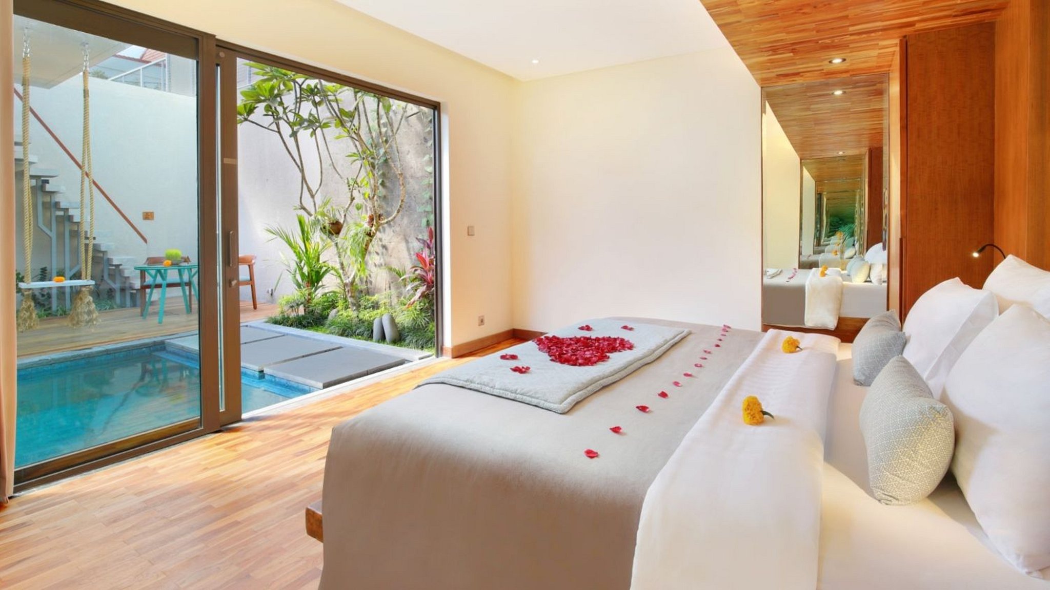 Ayona Villa One in Seminyak, Bali (1 bedrooms) - Best Price & Reviews!