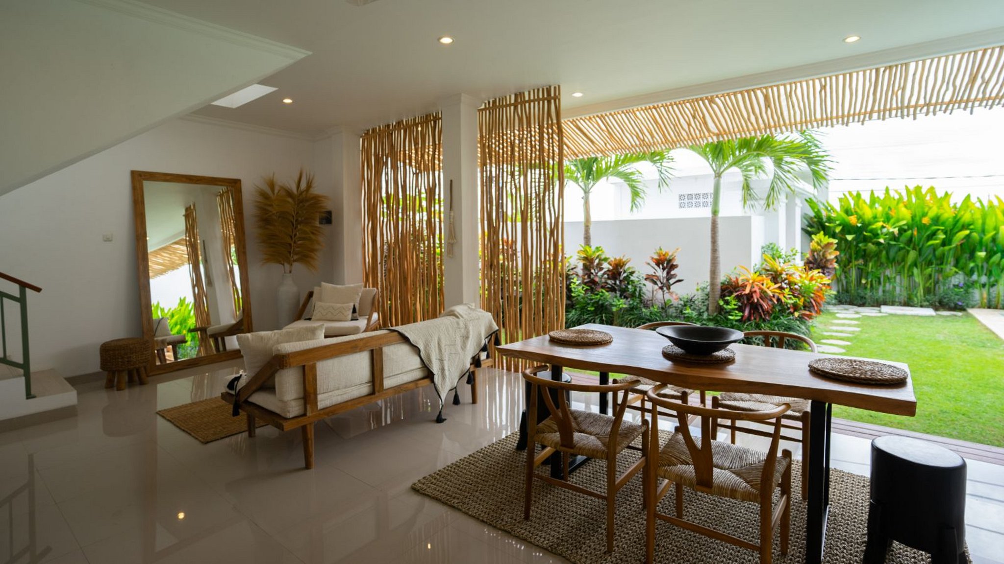Diola Villa Satu in Kerobokan, Bali - 3 bedrooms - We Guarantee the ...