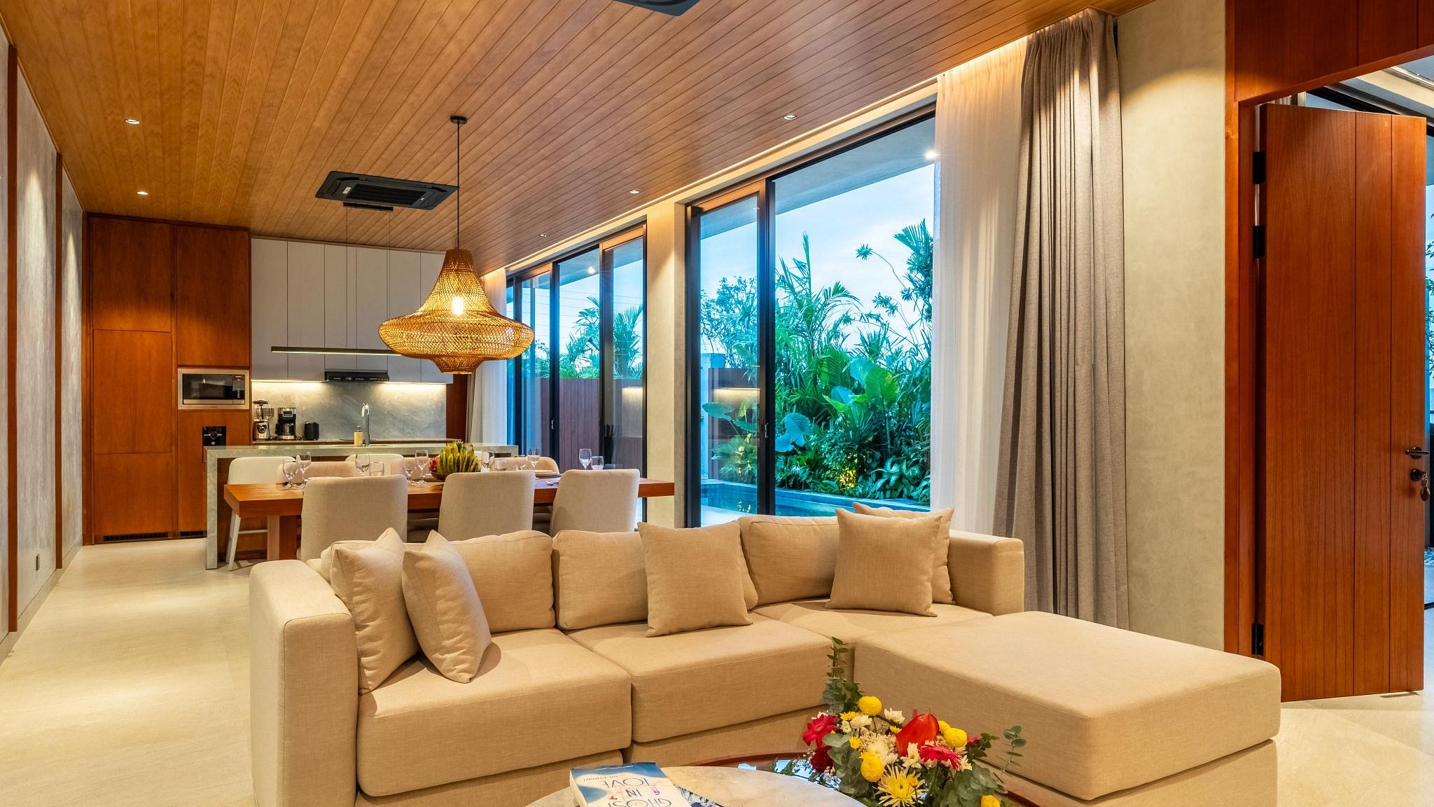 Villa Elite Tulip in Umalas, Bali (3 bedrooms) - Best Price & Reviews!