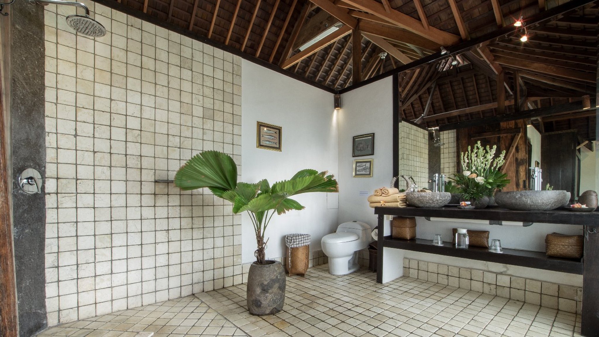 Villa Jempiring in Seminyak, Bali (5 bedrooms) - Best Price & Reviews!