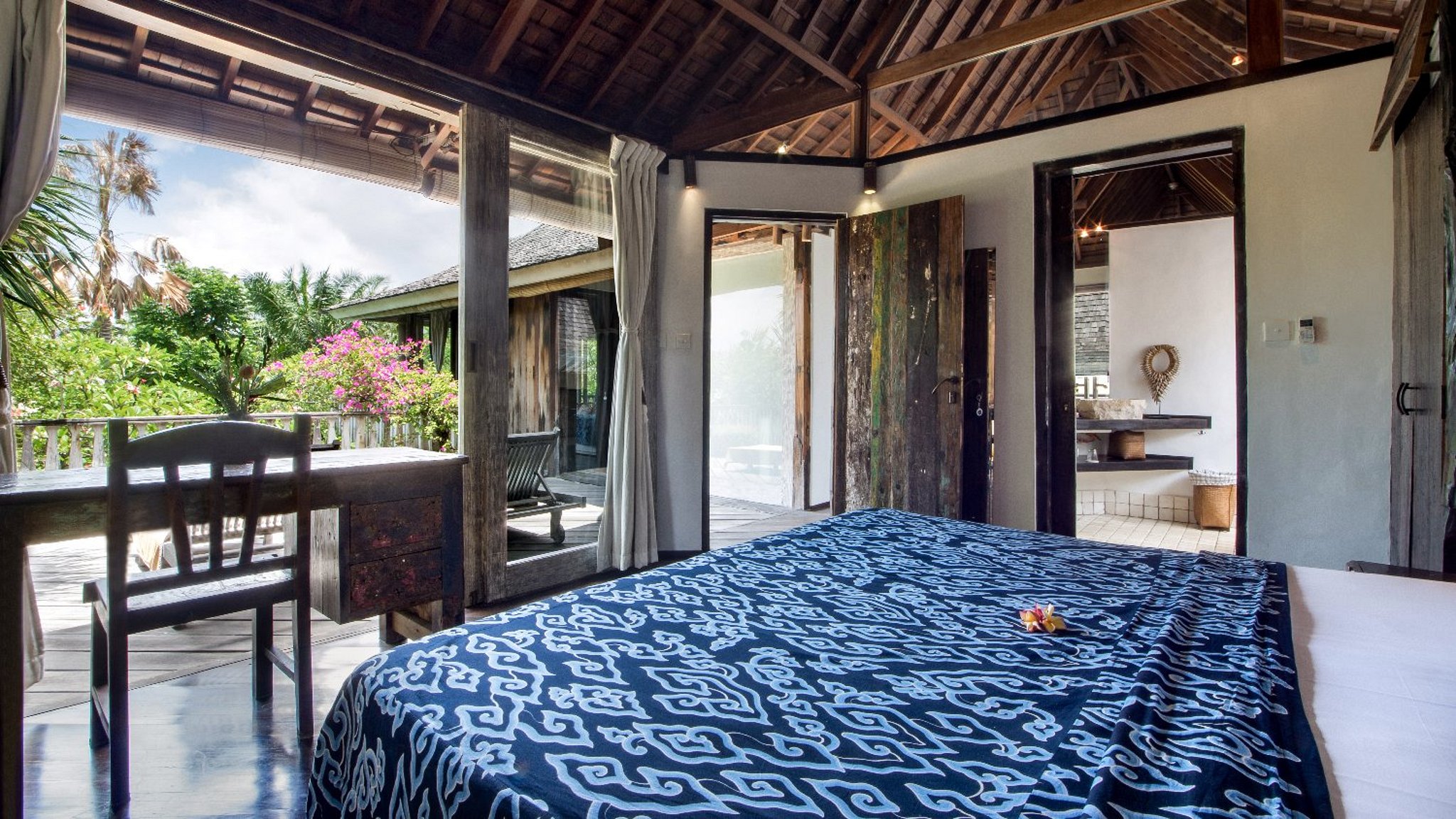Villa Jempiring in Seminyak, Bali (5 bedrooms) - Best Price & Reviews!