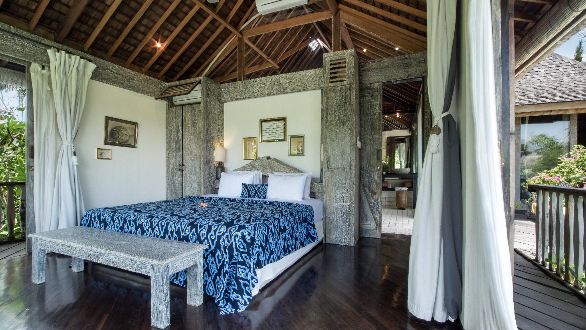 Villa Jempiring in Seminyak, Bali (5 bedrooms) - Best Price & Reviews!