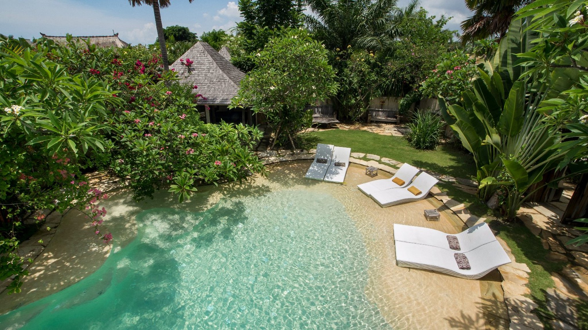 Villa Jempiring in Seminyak, Bali (5 bedrooms) - Best Price & Reviews!