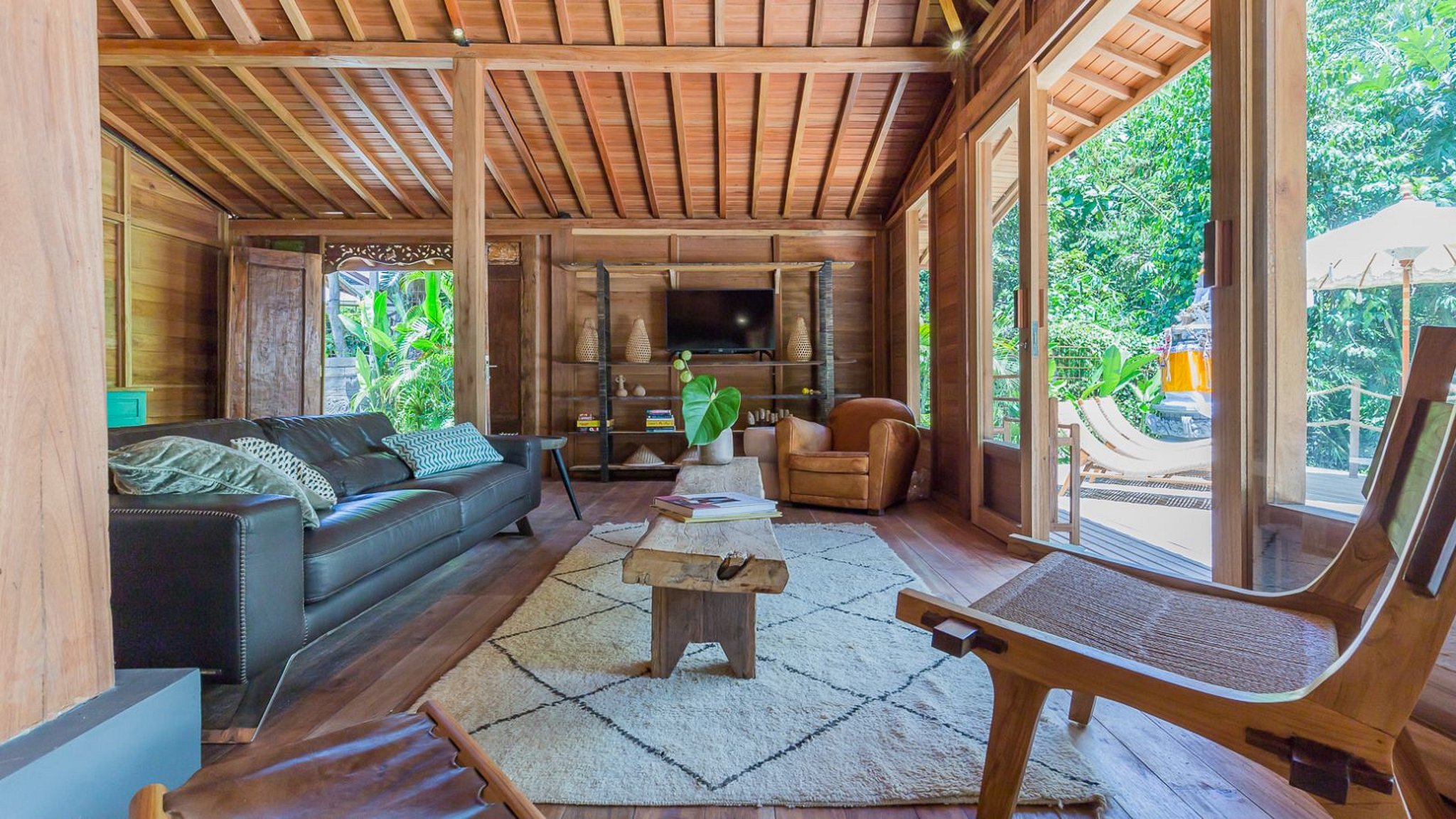 Villa Joglo Tumbak Bayuh - - 4 bedrooms | Villa Finder