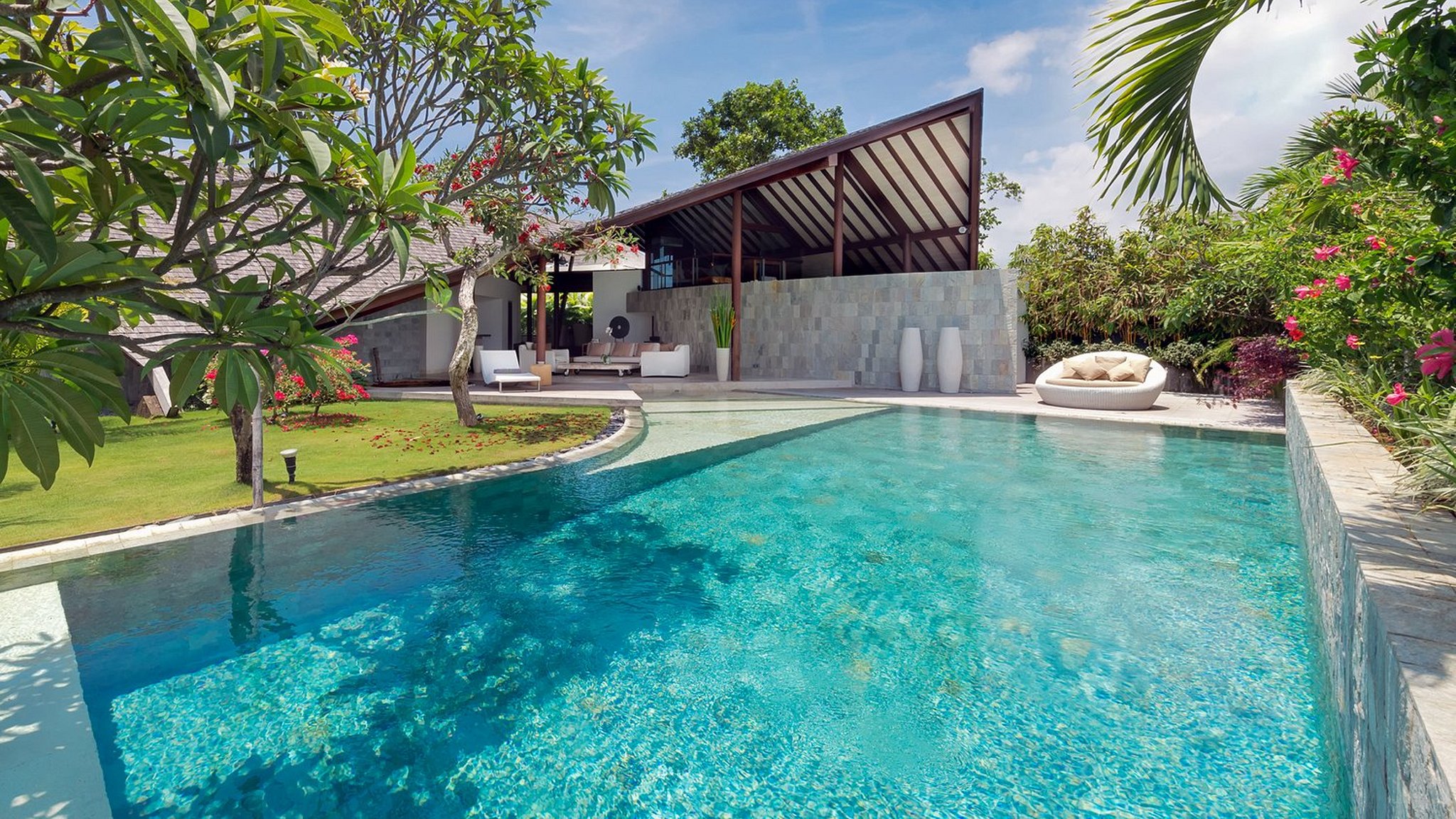 The Layar Three Bedroom Villa in Seminyak, Bali (3 bedrooms) - Best ...