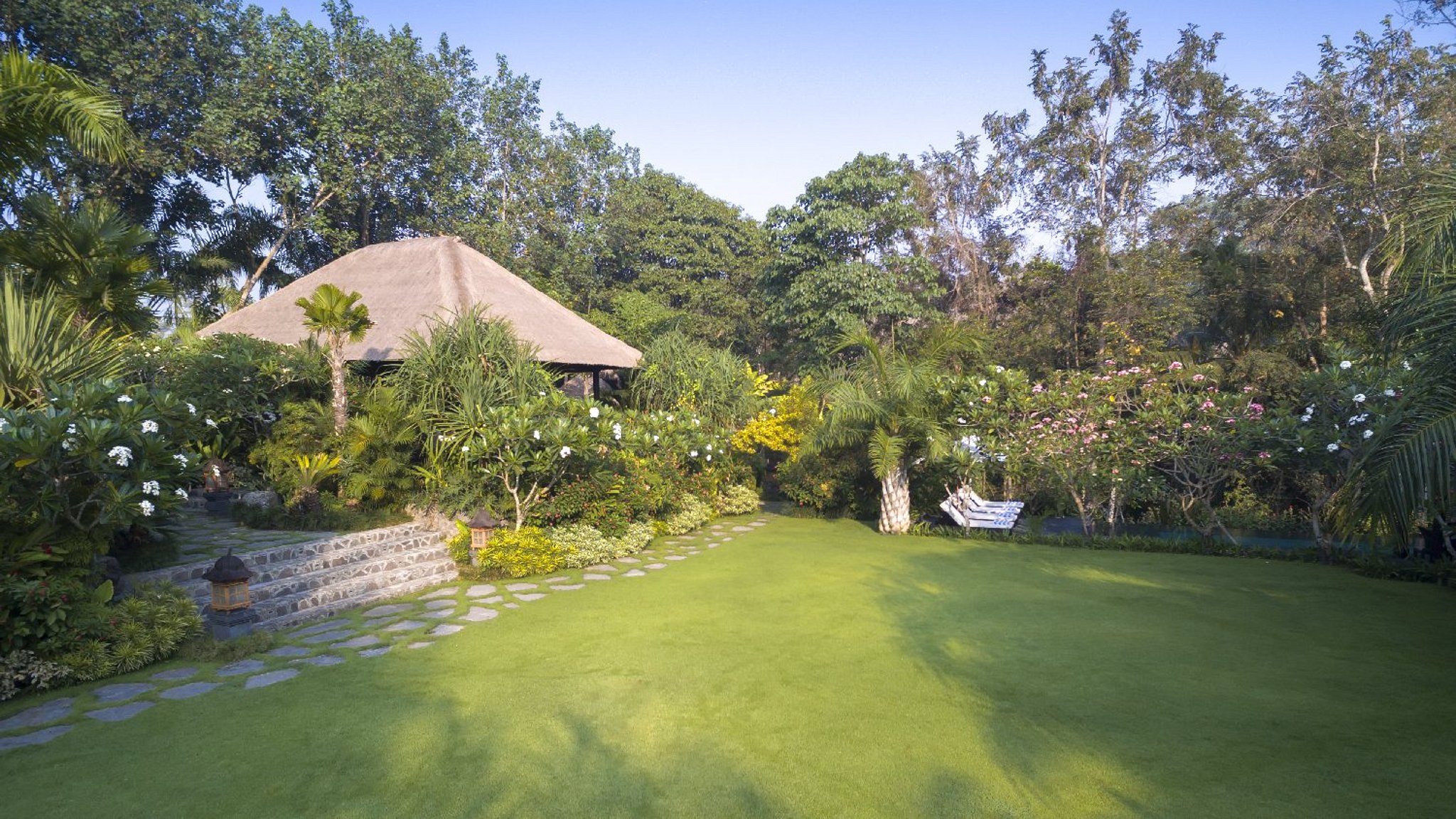 Luxury Bali Estate Villa in Seseh, Bali (7 bedrooms) - Best Price ...