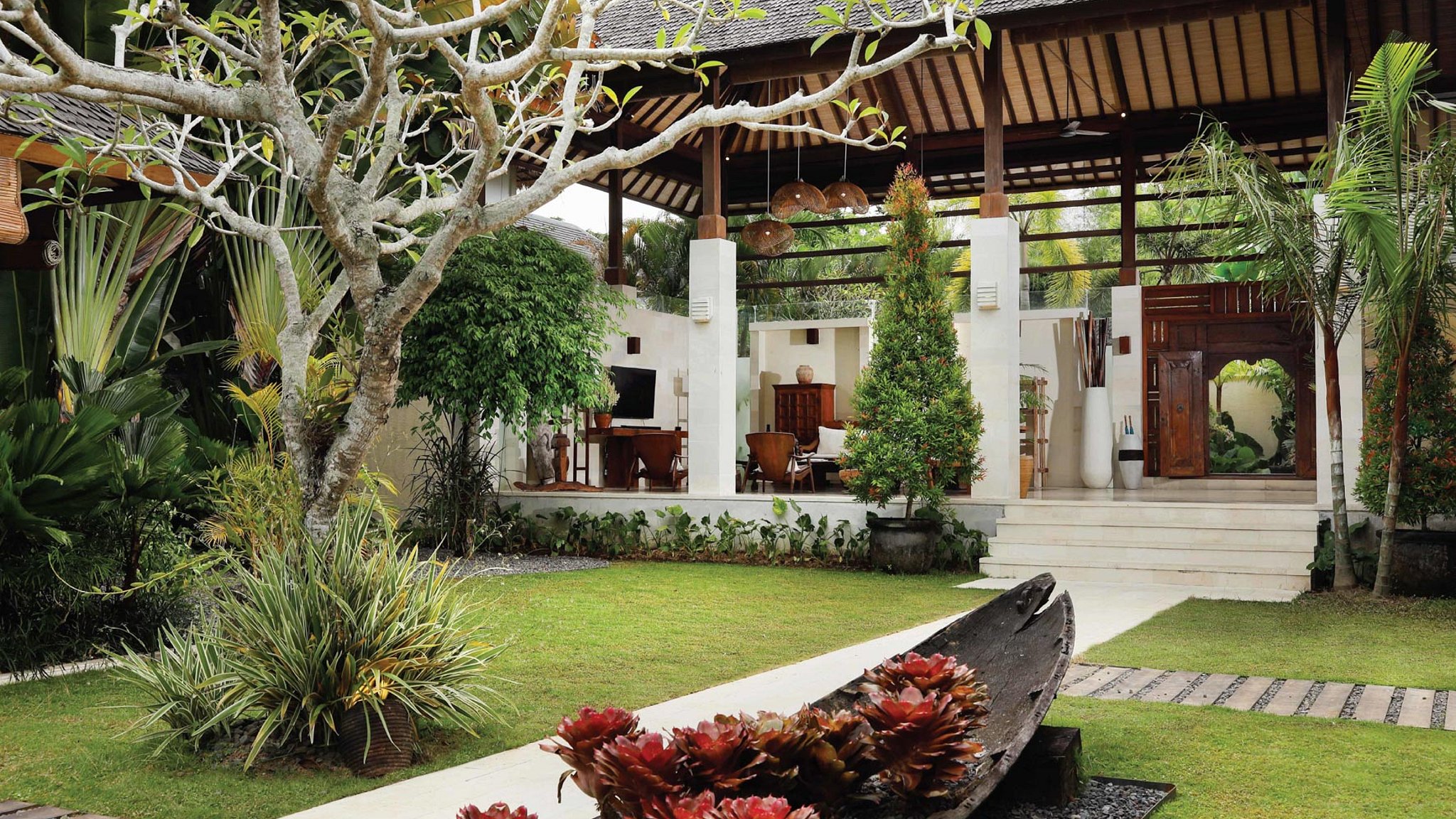 Villa Nelayan in Canggu, Bali (5 bedrooms) - Best Price & Reviews!