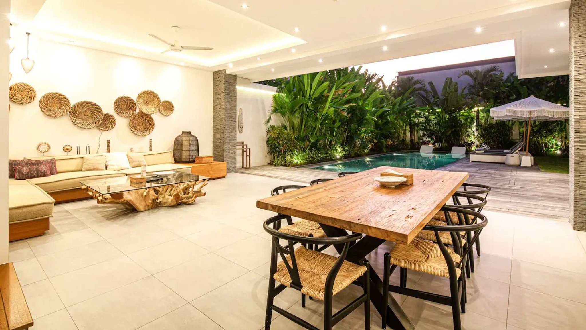 Villa Noya in Canggu, Bali - 4 bedrooms - We Guarantee the Best Price