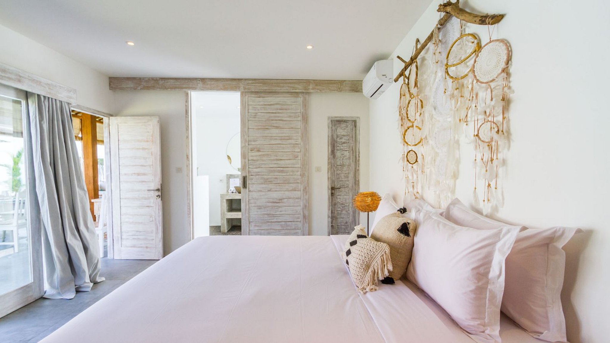 Villa Opaline in Seminyak, Bali - 5 bedrooms - Best Price Guarantee