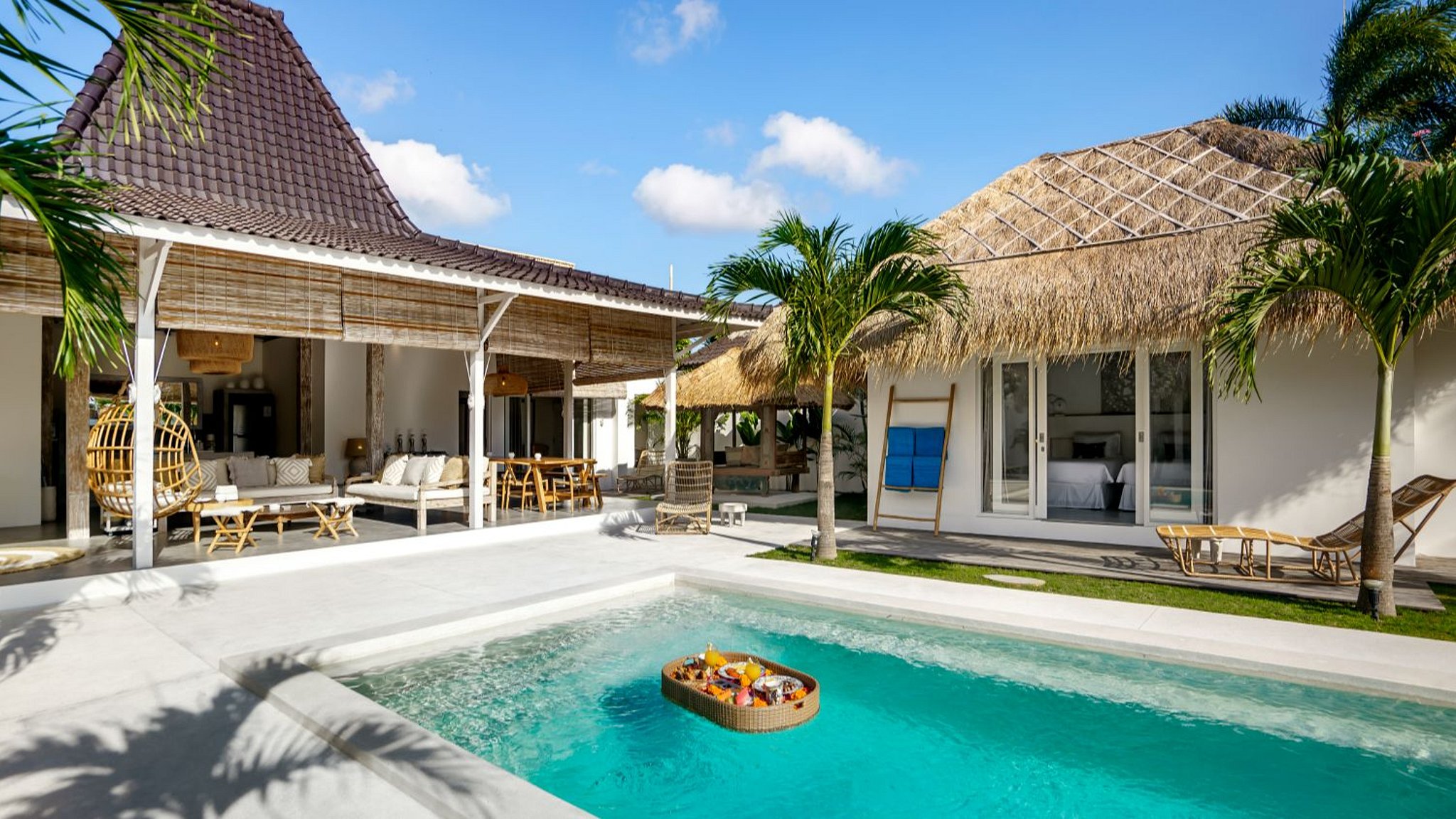 Villa Surga Blue in Seminyak, Bali - 5 bedrooms - We Guarantee the Best ...