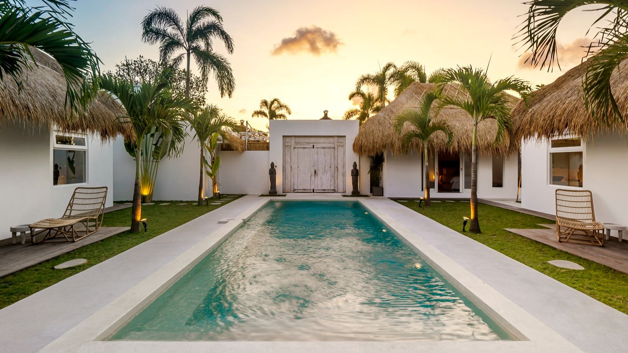 Villa Surga Blue in Seminyak, Bali - 5 bedrooms - Best Price Guarantee