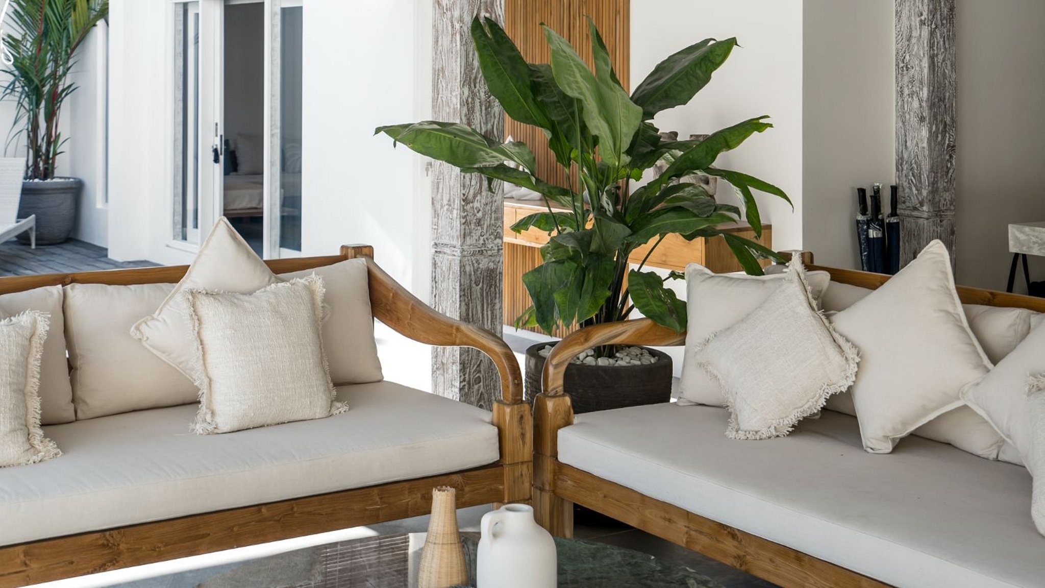 Villa Surga Julie in Seminyak, Bali (5 bedrooms) - Best Price & Reviews!