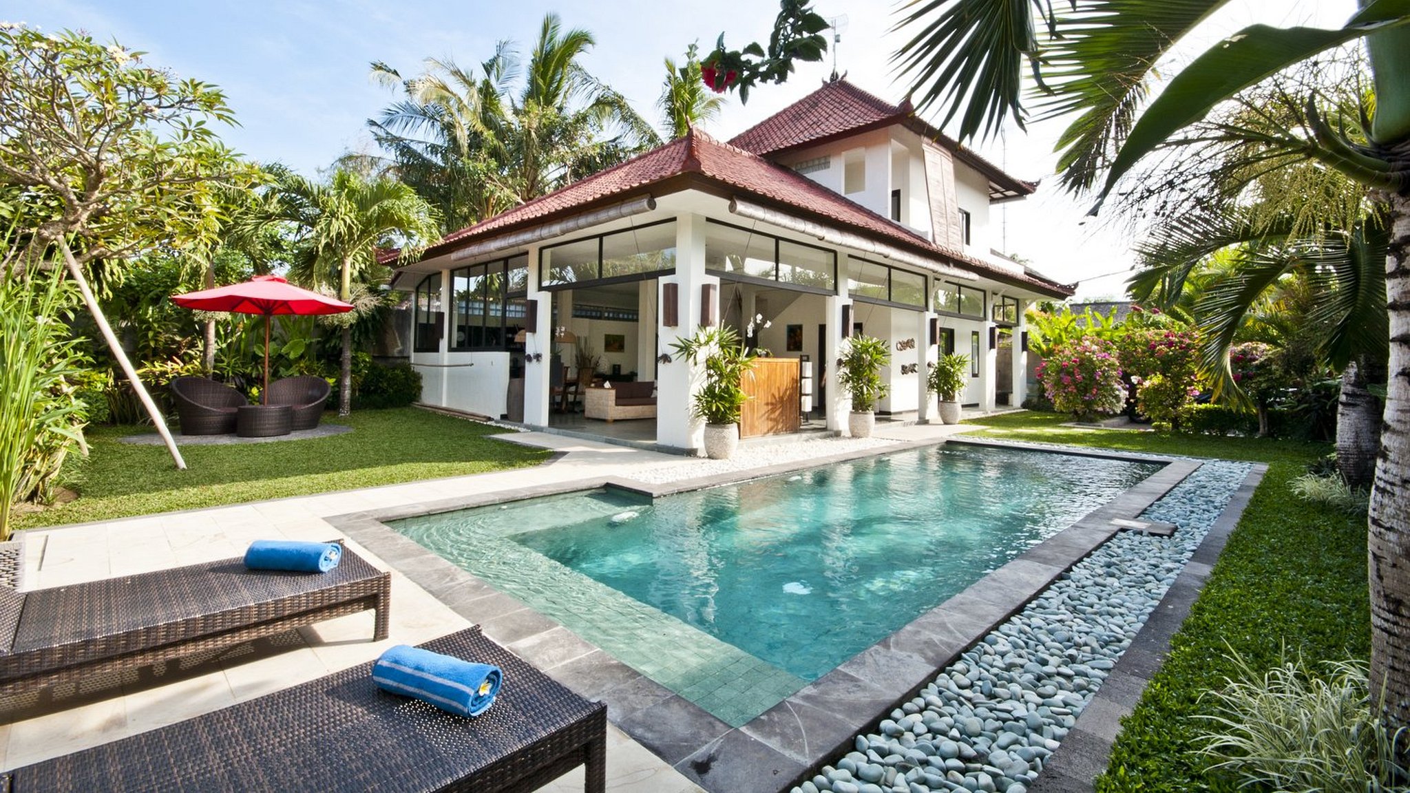 Villa Surga in Seminyak, Bali (2 bedrooms) - Best Price & Reviews!