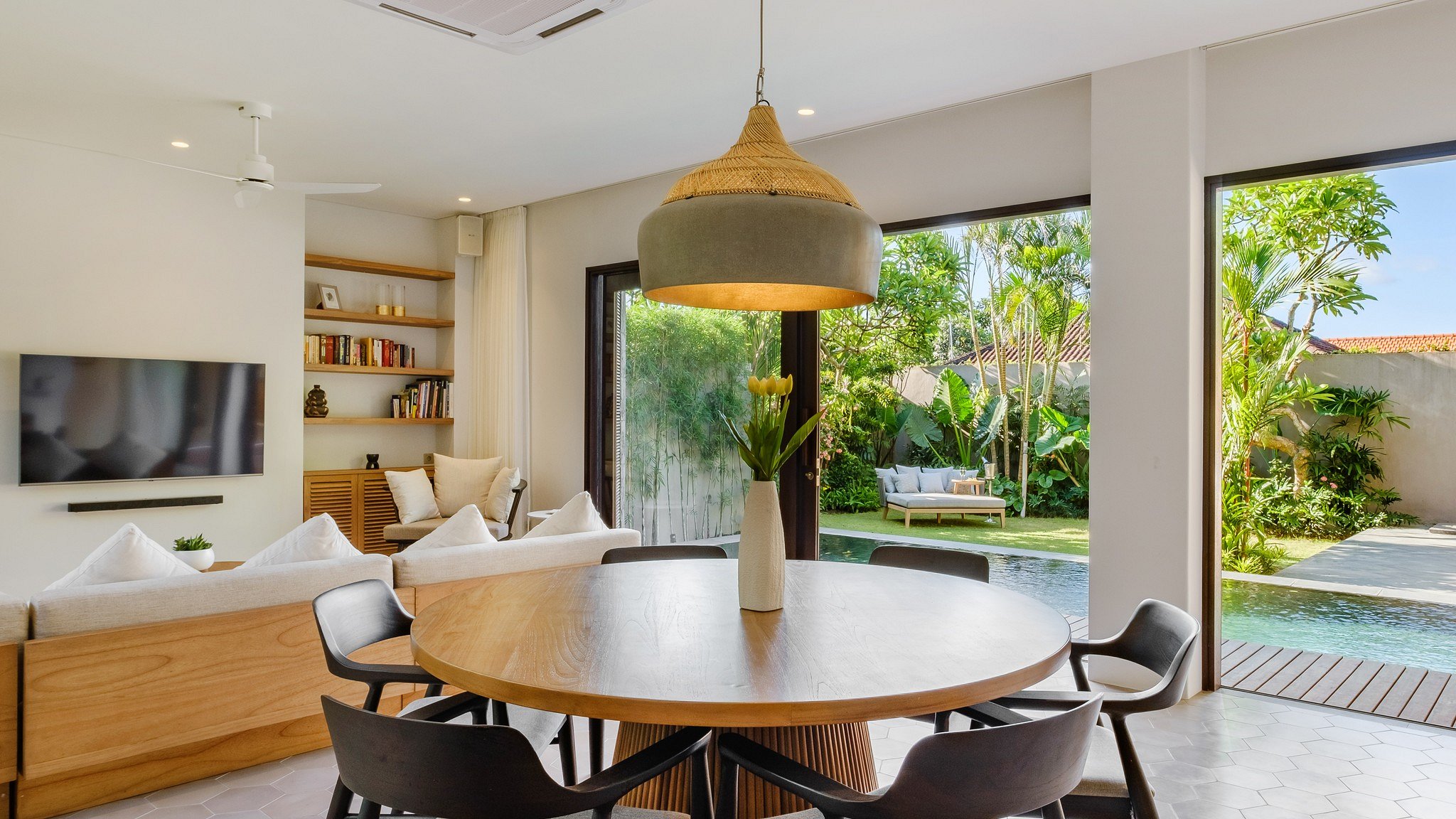 Villa Uni Canggu in Canggu, Bali - 3 bedrooms - We Guarantee the Best Price